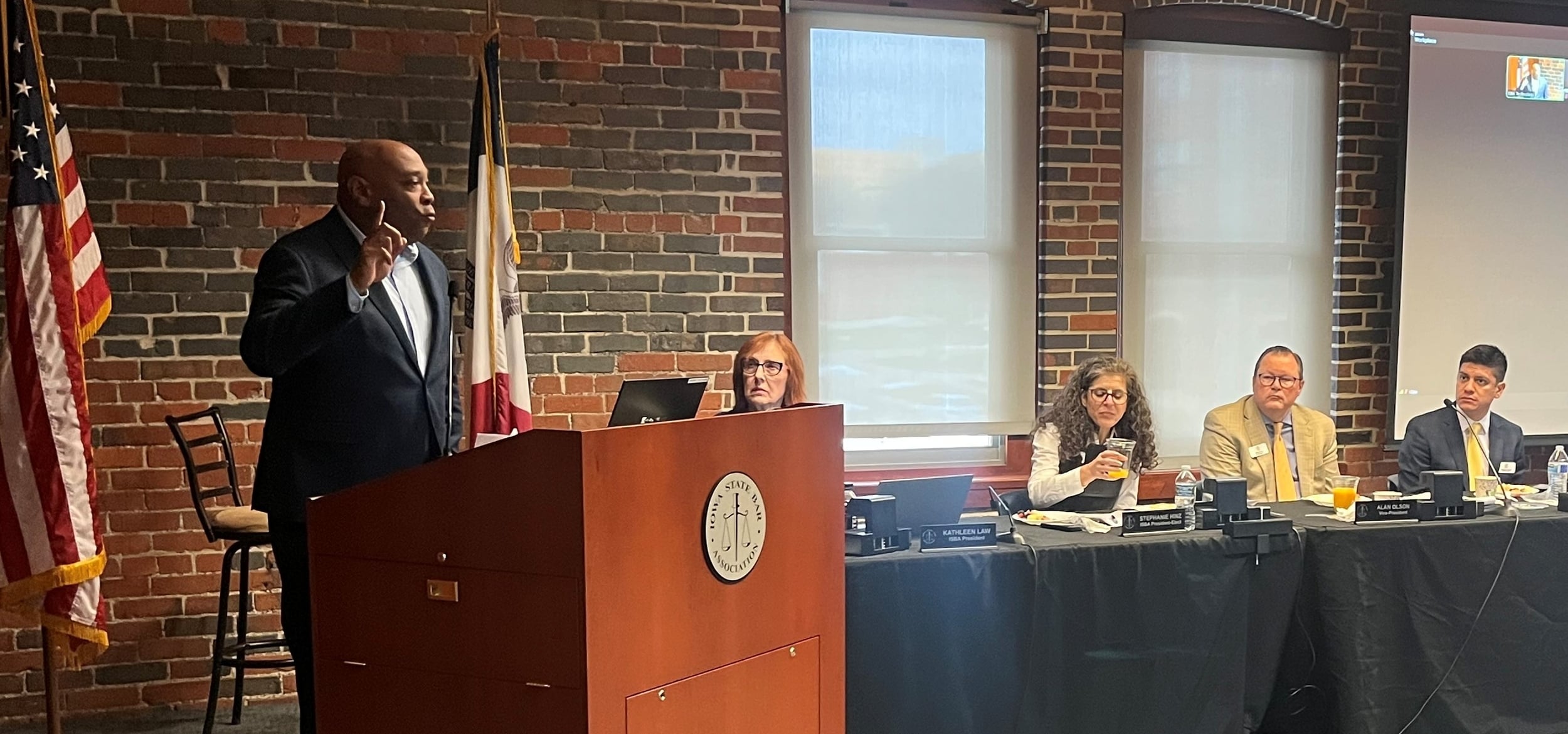 ISBA Board of Governors establishes new AI Committee, approves creation ...